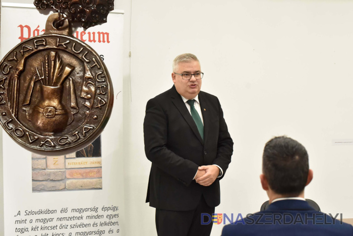 Karaffa Attilát a Magyar Kultúra Lovagja elismeréssel tüntették ki ...